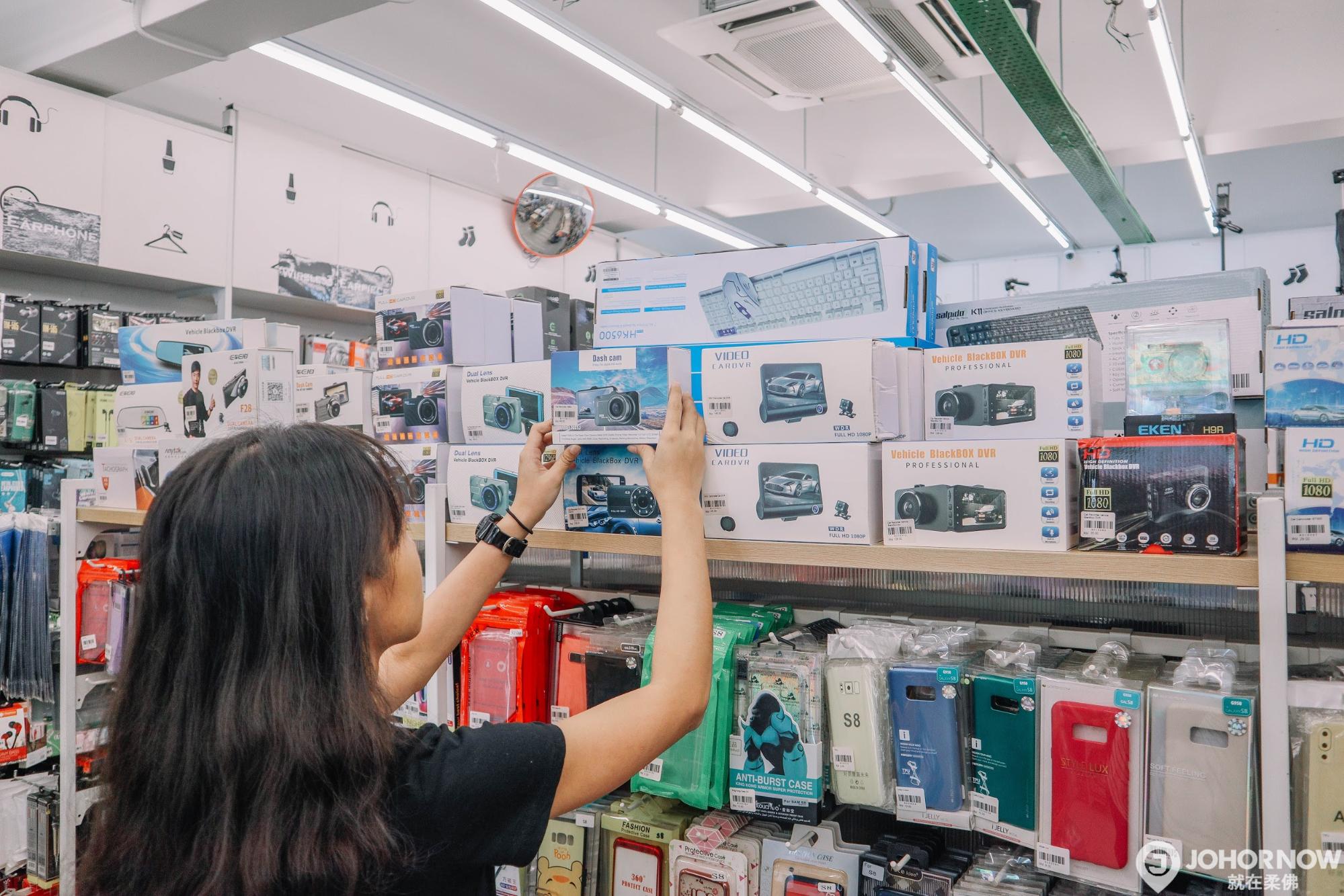 【RM1能买啥？】新山最火一站式手机配件+生活小物专卖店GT Gadget&Tech·直售批发价全场从RM1起！ - JOHORNOW 就在 ...